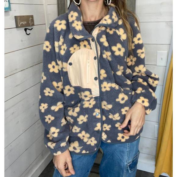 HAPTICS | Jackets & Coats | New Haptics Flower Snap Button Down Sherpa ...